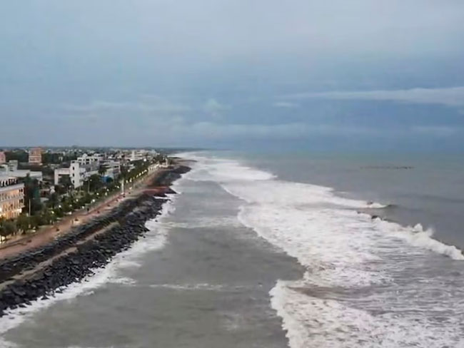 After Ravaging Sri Lanka, Cyclone Ditva Moves Toward India’s Southeast ...